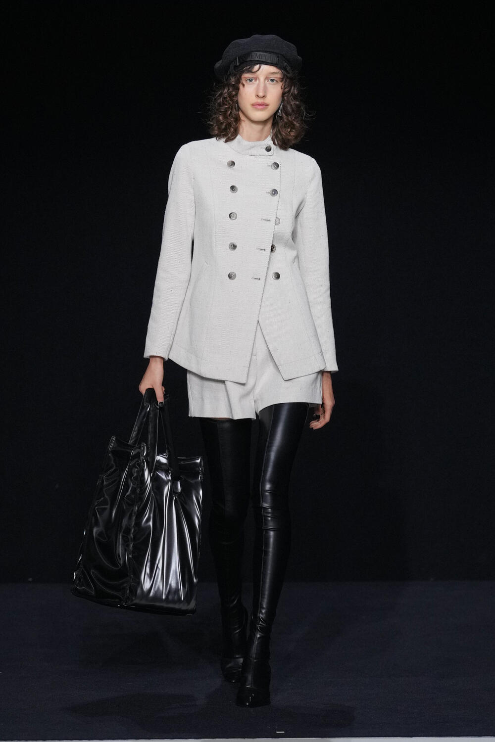 Sfilate Emporio Armani - Autunno-Inverno 2023-2024 Donna - Moda IoDonna